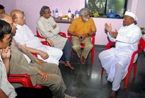 Pakistani delegation meets Anna for tips on anti-graft crusade – India ...