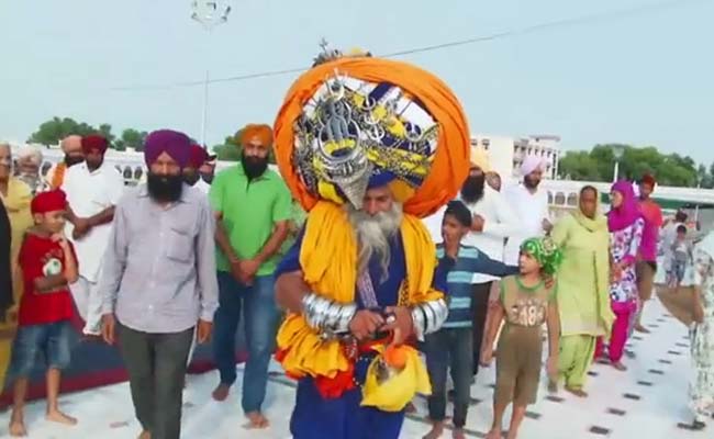 Meet The Indian Turbanator: He Wears The World's Largest Turban